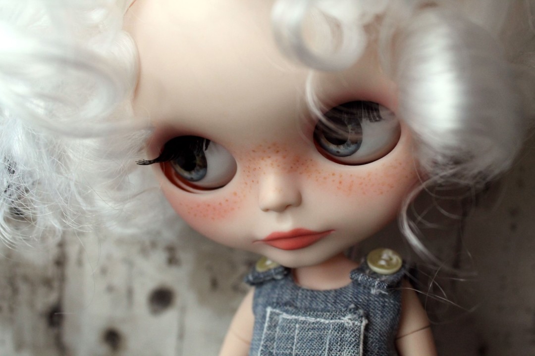 Custom Blythe Doll #12: Ellie AdorablyMini Custom Blythe Doll Artist